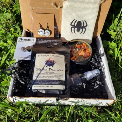 Spooky Mystery Box, Halloween Lovers Gift Set, Fall Season Candle ...