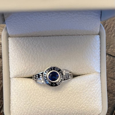 Women's Class Ring Custom Made for High Shcool and College Grads ...