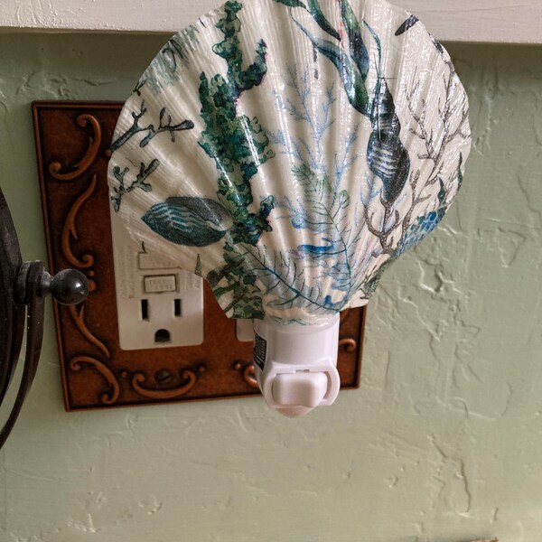 Jellyfish Gold Leaf Seashell Jewelry Dish | Coastal Decor | Beach Lover ...