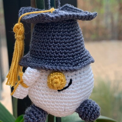 Crochet Patterns Graduation Gnomes, Crochet Keychain Pattern ...