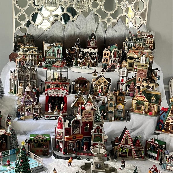 360-degree Centerpiece Display Platform (houses NOT Included) for Dept ...