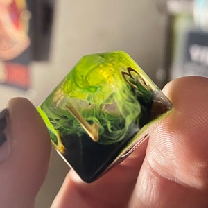 ELDRITCH POISON Dice Handmade Resin 7 Dice Set With Box for Call of ...
