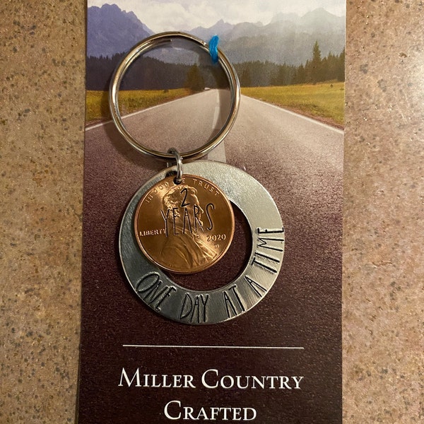 The Mountains Are Calling Keychain, Travel Keychain, Hiker Gift ...