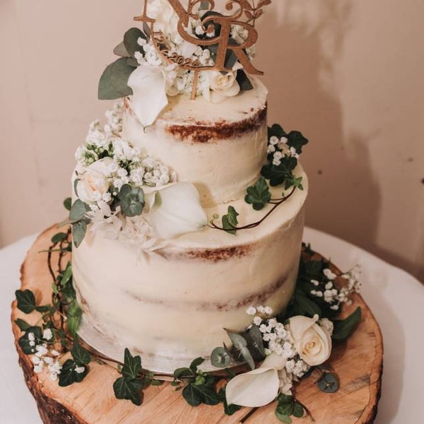 Wooden Wedding or Engagement Cake Topper With a Date and Initials ...