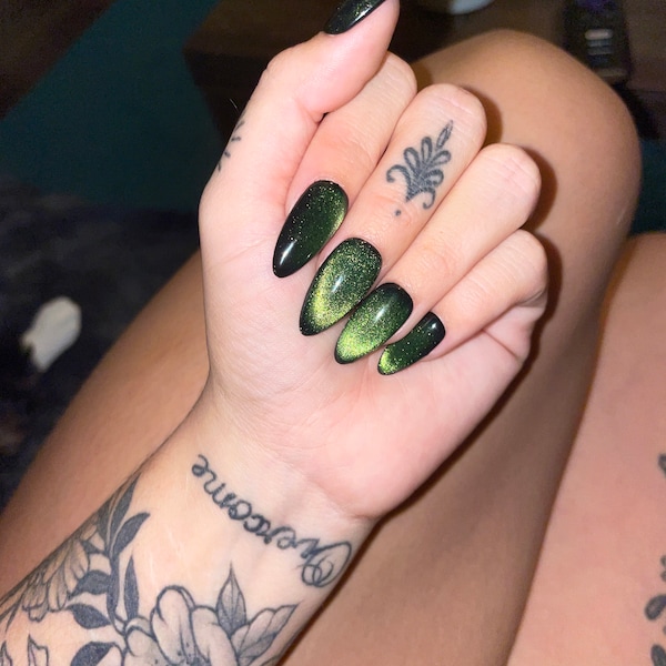 COVEN | Green Color Shifting Cat Eye Velvet Press on Nails | Witchy ...