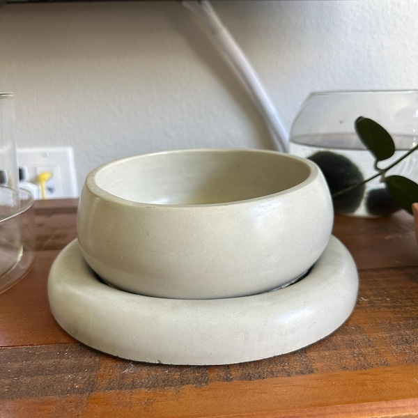 Concrete Planter With Saucer, Modern Low Plant Pot, Bubble Planter ...
