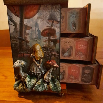 Alice in Wonderland Jewelry Box White Rabbit Rings Holder Alice Baby ...