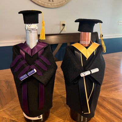 Personalize Your Colors,be Detailed Graduation Cap and Gown Bottle ...