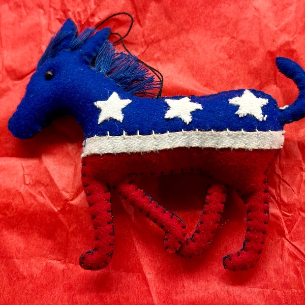 White Lotus Flower Christmas Tree Ornament - Art Glass Light Catcher ...