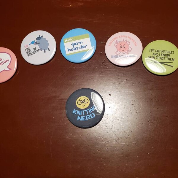 Pink Knitting Pin, Angry Yarn Ball Emoji, Unravelling Knitting Pun ...