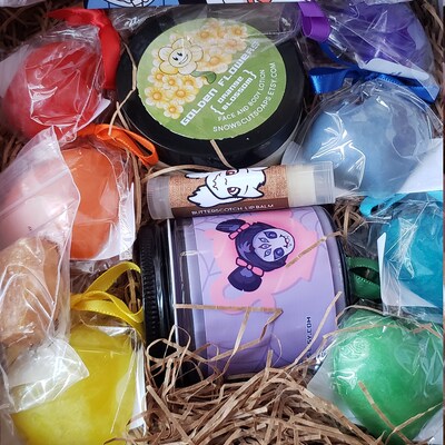 Undertale Gift Set Sugar Scrub, Lip Balm, Candle, and Seven Soul Modes ...