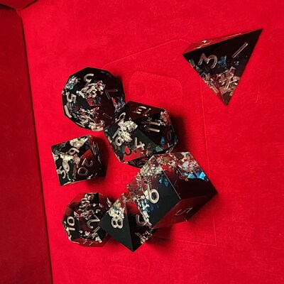 Coldhearted Icy Blue Gradient Handmade Resin Sharp Edge Dnd Dice Set ...