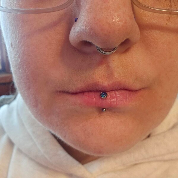 16G Implant Grade Titanium Internally Threaded Flat Tops Lab Fire Opal ...