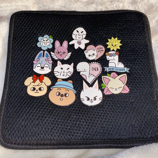 Stray Kids Leeknow KITTY JUREUMI Pin - Etsy