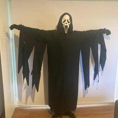 SCREAM ROBE - Etsy