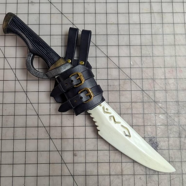 Custom Leather Fan Holster for Renaissance Fairs, LARP, Steampunk ...