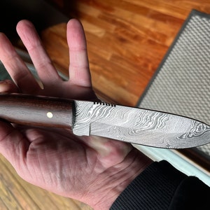 Handmade Damascus Kabar Bowie Knife With Leather Sheath Hunting Knife ...