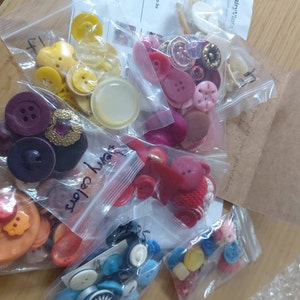 Large Dyed MOP Buttons on Vintage Bluebird Card - Etsy