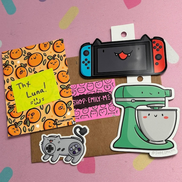 Mini Cinnamon Roll Vinyl Sticker Waterproof Phone Sticker Cute Cinnamon ...