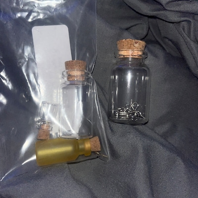 100 1ml Bitty Bottles. Empty Glass Vials. Glass Bottles. Miniature Bottles. Glass Vials With ...