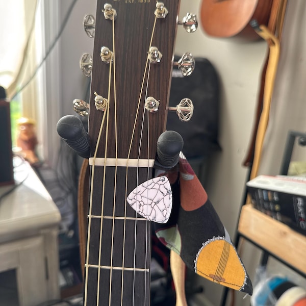 Galalith / Casein Guitar Pick - Faux Tortoise / Faton Macula Signature ...