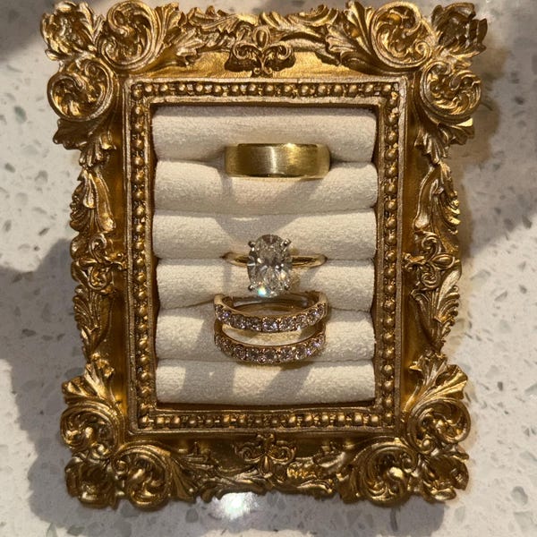 Vintage Style Engagement Gold Diamond Ring Holder Jewelry Display ...