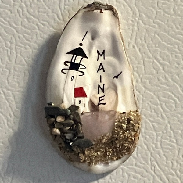 Hand Painted Maine Scallop Shell Ornament - Maine Lobsters Toasting Red ...