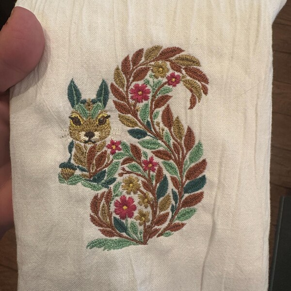 Floral Squirrel Machine Embroidery Design, Floral and Botanical ...