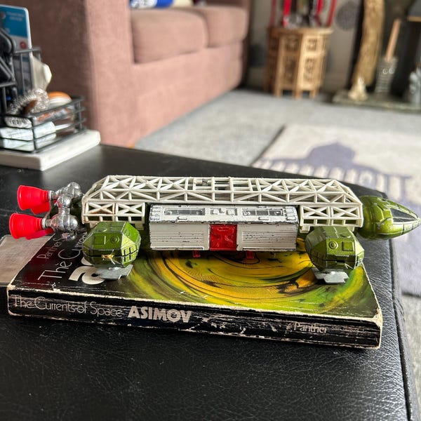 Flintstones House Which Pulls Out Scenes to Become Bedrock Bowl-o -rama ...