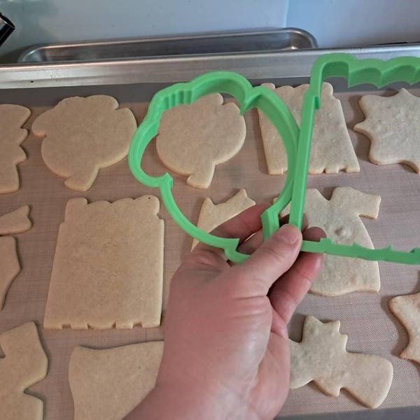 Best Mom Cookie Cutter Set of 2 - Etsy