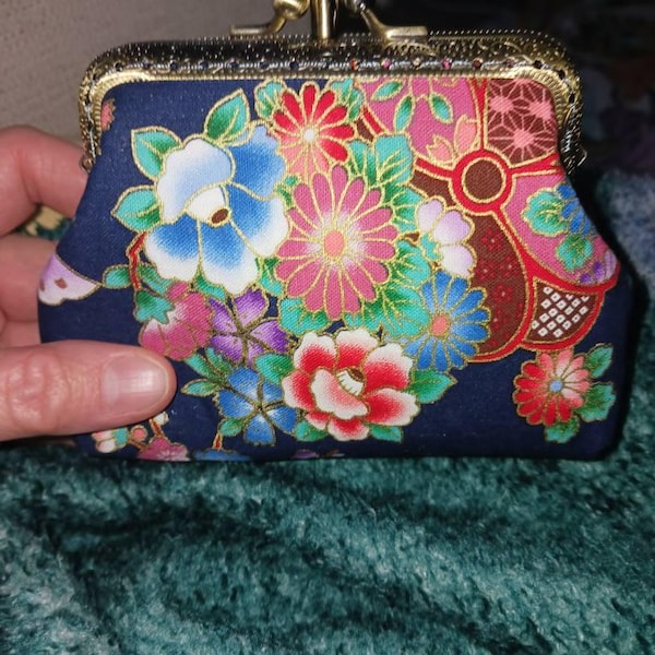 Japanese Cherry Blossoms Floral Design Coin Purse Wallet With Kiss ...