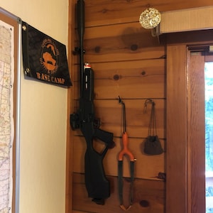 Vertical Gun Wall Mount - Etsy