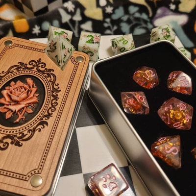 Red Rose Dice Box With Red Flowers Sharp Edge Dice Set With Gold Flake ...