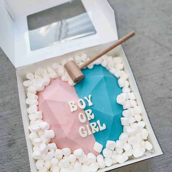 Baby Announcement / Gender Reveal/breakable Chocolate Heart / Baby Gift ...