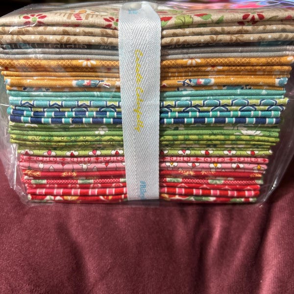 Joy Fat Quarter Bundle - by Edyta Sitar of Laundry Basket Quilts - 33 ...