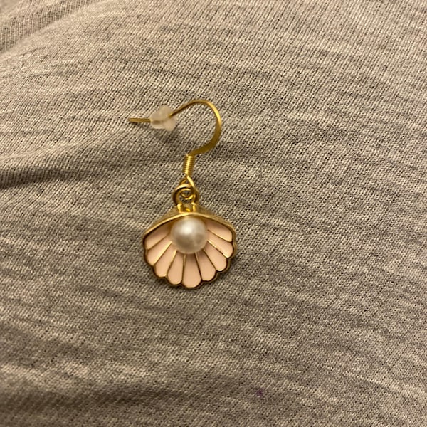 Clam Shell Earrings Ocean Inspired Jewellery Beachy Vibes Pearl ...