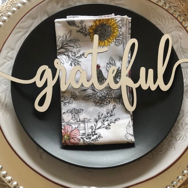 Plate Setting Family Wood Word Cutout Wreath Decor, Family Sign, White ...