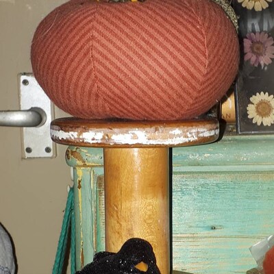 Embroidery Thread. Hot Pink Lurex Thread 1000m JR04928 - Etsy