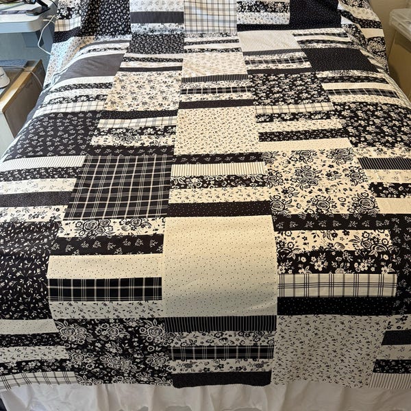 SALE Cirrus Quilt PATTERN P195 by Homemade Emily Jane - Riley Blake ...