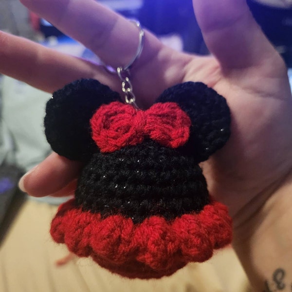Mickey & Minnie Keychain Pattern | Crochet Pattern | Low Sew Amigurumi ...