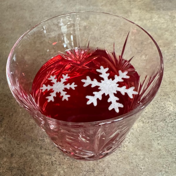 Edible Pre-cut Snowflake Wafer Toppers for Drinks and Cake Decorating ...