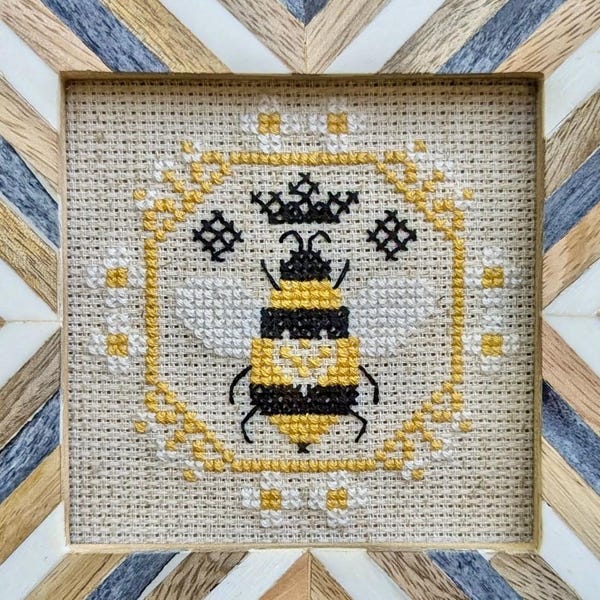 Quirky Quaker Queen Bee - PDF Pattern - Garden Delights - Darling ...