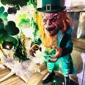 Alien Movie Xenomorph Chest Popper Inspired Bloody Wine Topper - Etsy