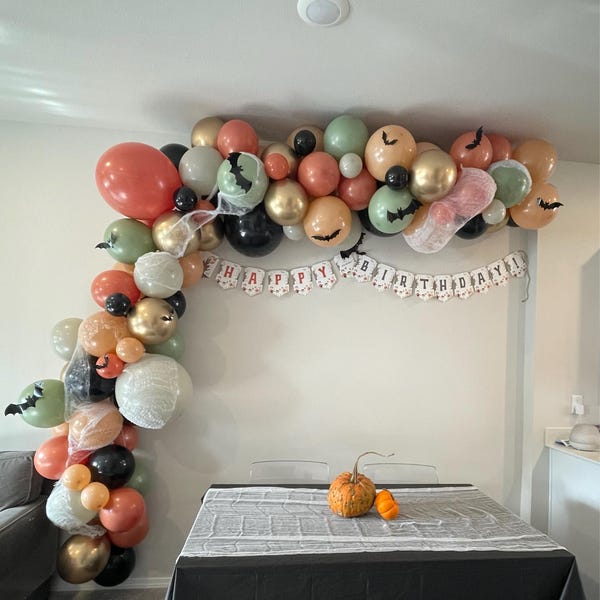Modern Boho Halloween DIY Balloon Garland Arch Kit | Silver, Black ...