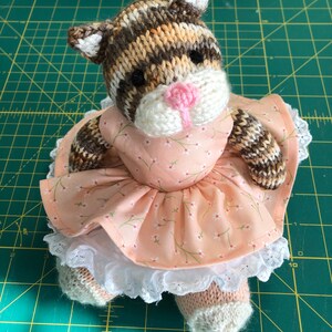 Toe Beans, Sock Club, 85/15 Superwash Merino/nylon Blend, 480 Meters ...