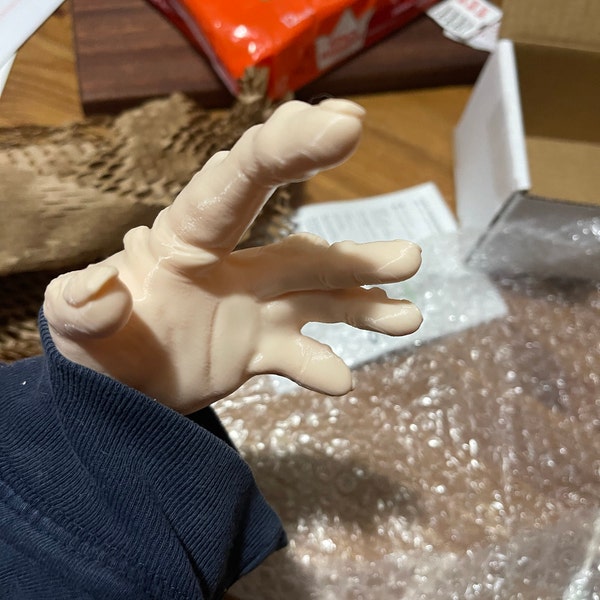 Strong Hand | Scary Movie 2 | Hanson | Replica - Etsy