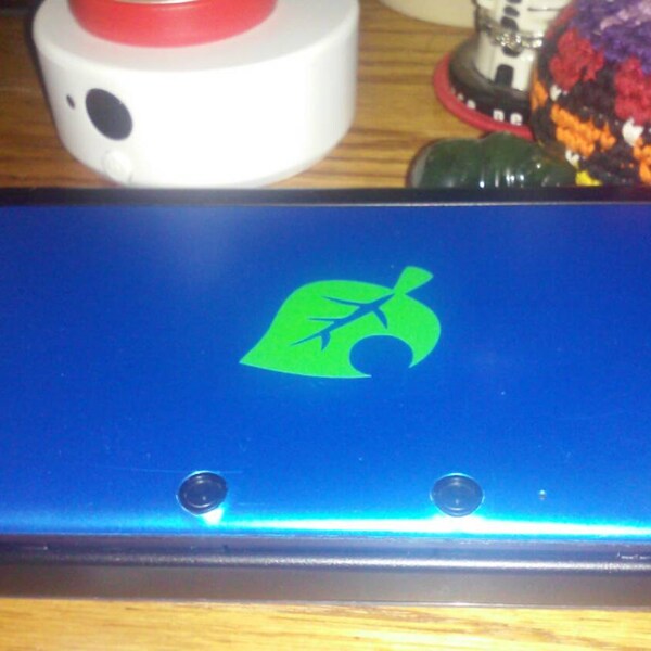 Leaf Vinyl Decal - Animal Crossing - Vinyl Decal, Gamer Gift, Car Decal ...