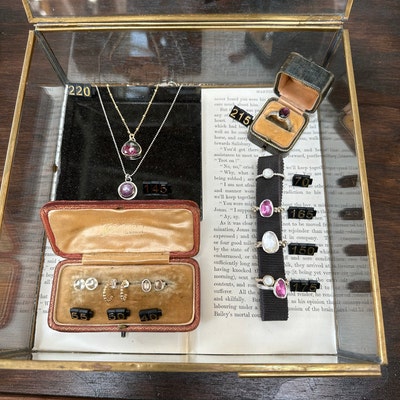 Handmade Coin Pill Box. A Small Box Made From Two US Quarter Dollar ...