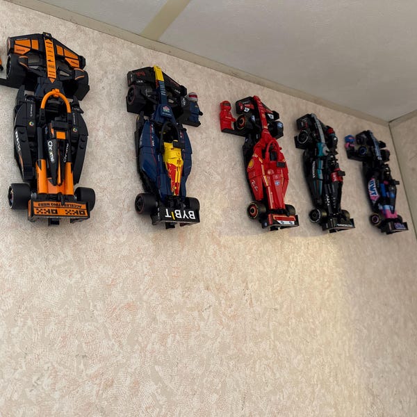 F1 (formula One) Inspired Driver Key Holder With 4x Driver Keyrings ...