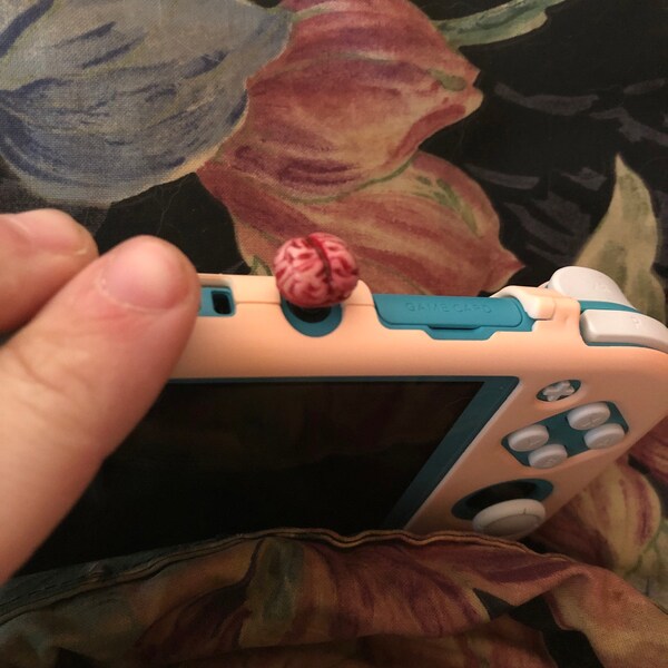 Brain Phone Plug, Zombie Mobile Cell Phone Accessories Dust Jack, Izombie Geekery Halloween ...